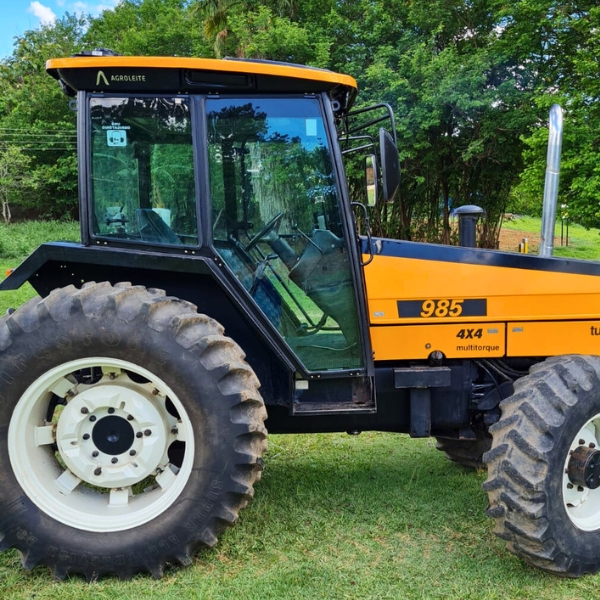 Cabine Trator Valmet 985 - Agroleite - Cabines Agrícolas e Vidros para ...