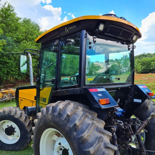 Cabine Trator Valmet 985 - Agroleite - Cabines Agrícolas e Vidros para ...
