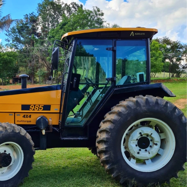 Cabine Trator Valmet 985 - Agroleite - Cabines Agrícolas e Vidros para ...